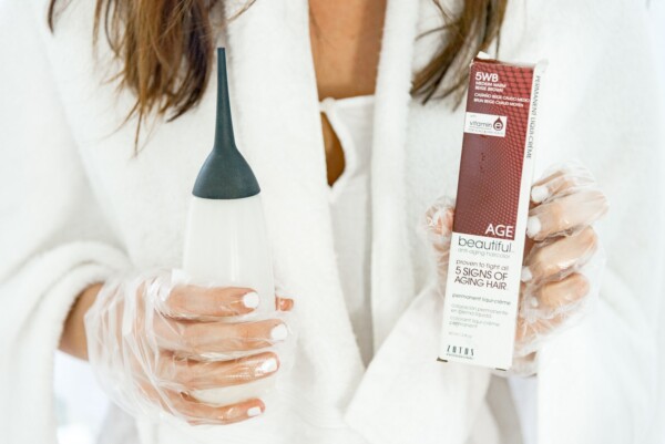 How to Apply a Professional Hair Color At Home
