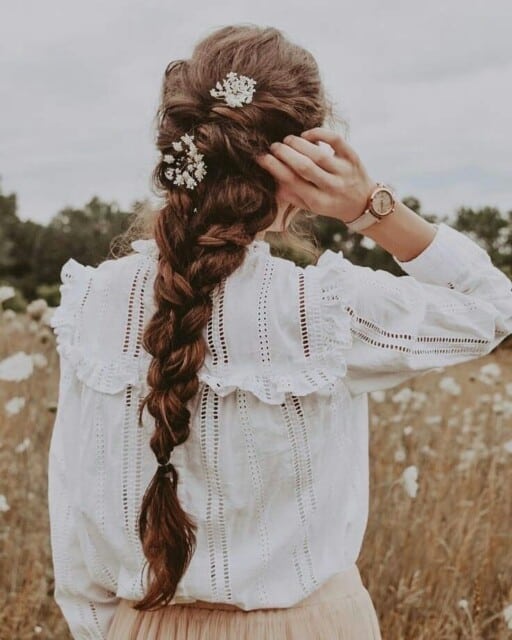 18+ Cottagecore Hair & Hairstyles For A Dreamy Look