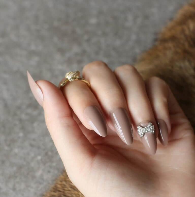 30+ Elegant & Classy Nails For Any Occasion
