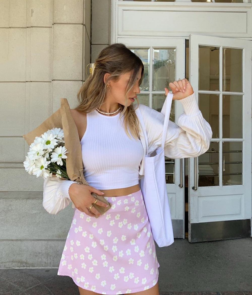 35+ Edgy Skirt Outfits To Copy In 2022 For Every Occasion