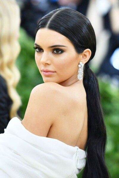 40+ Glam Hairstyles For Any Formal Event In 2021 | The Glam Hair Guide