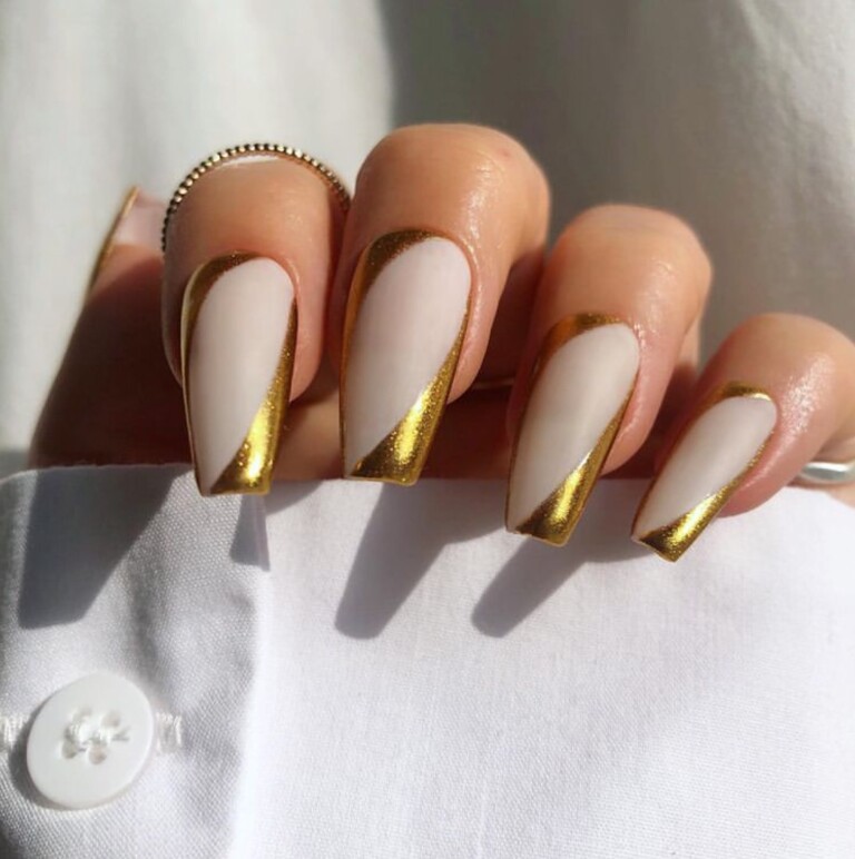 50+ Gorgeous Gold Nails To Get At Your Next Manicure