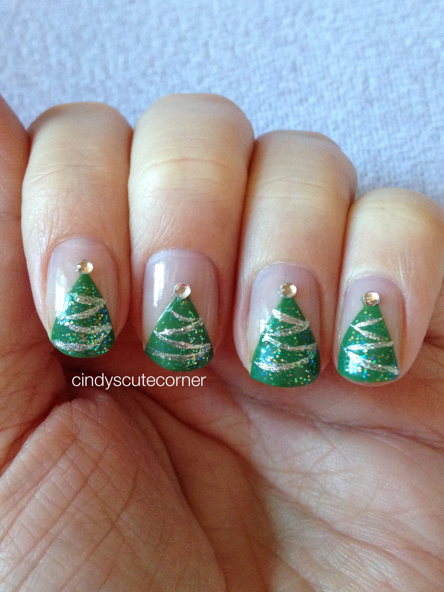 45+ Christmas Tree Nails To Copy In 2022 For The Holidays
