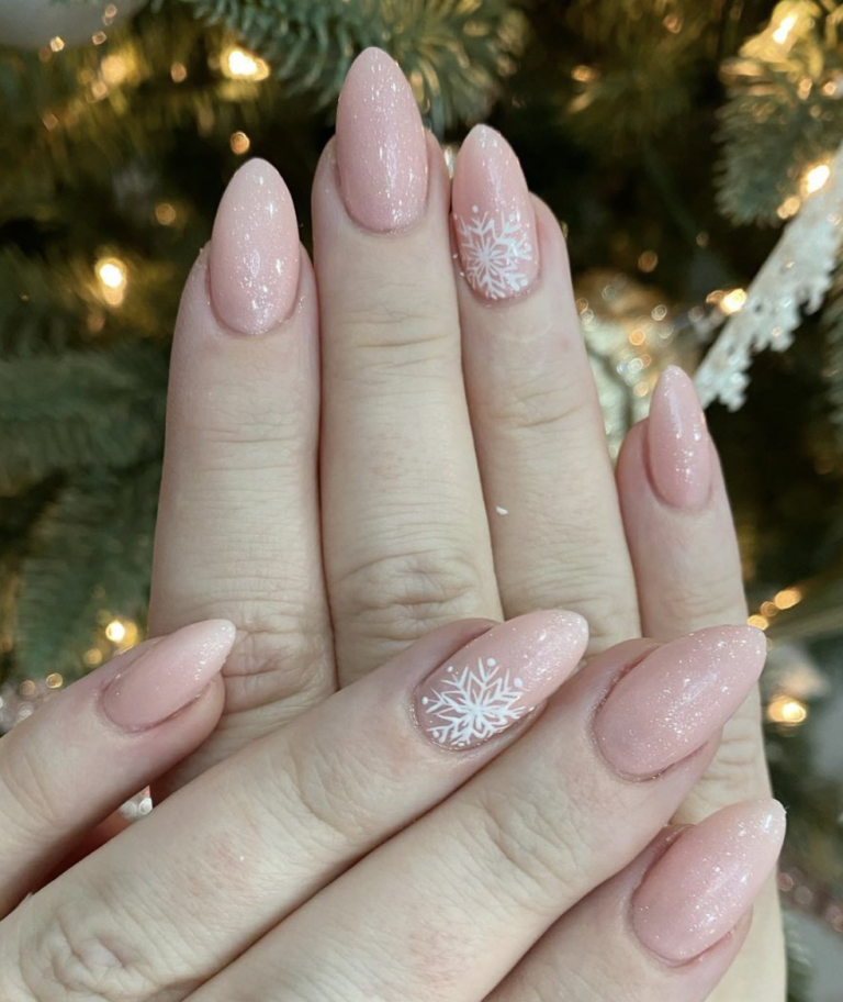 42 Gorgeous Snowflake Nail Designs To Copy This Winter