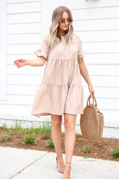 What To Wear To A Baby Shower + Baby Shower Outfit Examples