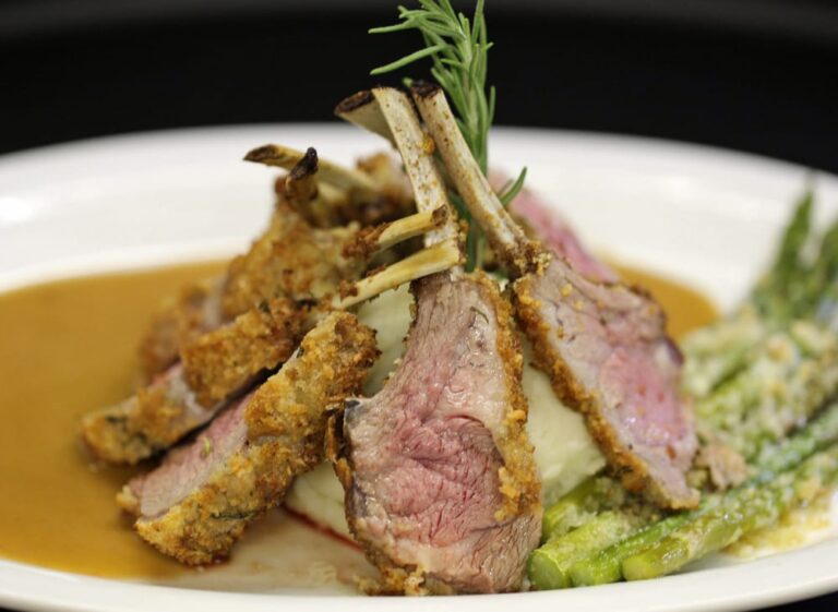 The 30+ Best Restaurants In Key Largo For Every Kind Of Food