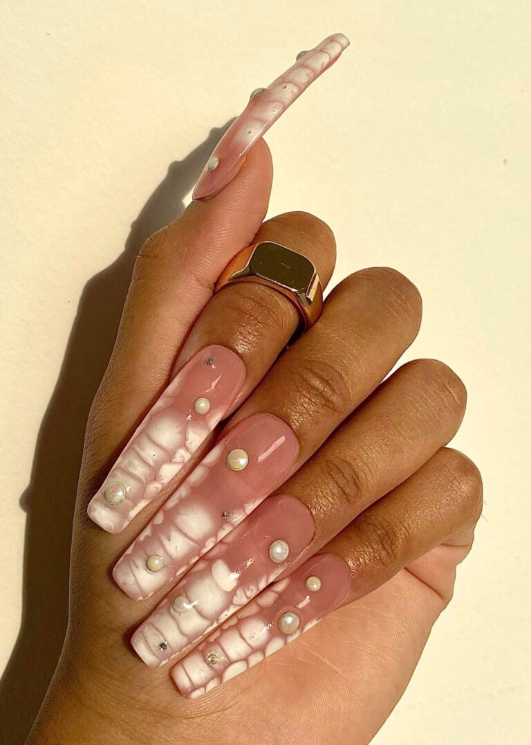 30+ Gorgeous Pearl Nails To Try Right Now | Pearl Nail Inspo