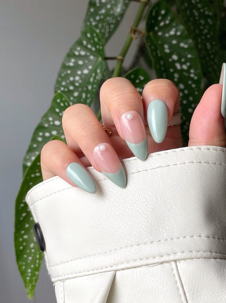 30+ Gorgeous Pearl Nails To Try Right Now | Pearl Nail Inspo