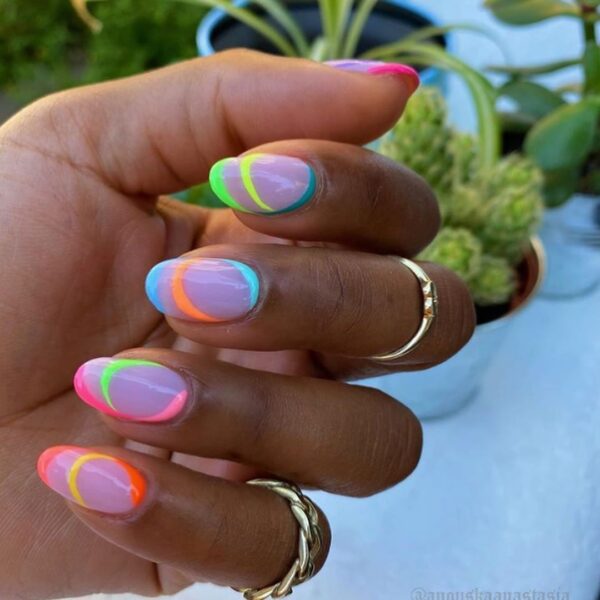 44+ Bright Nail Designs That Are Hot Right Now