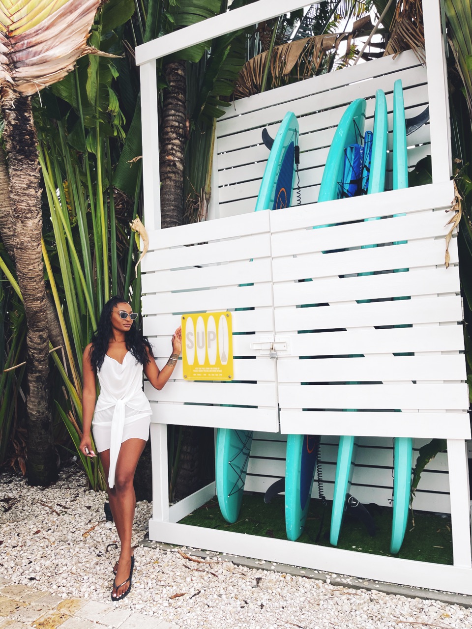 48+ Beachy Outfits For Inspiration + A Beach Outfit Shopping Guide