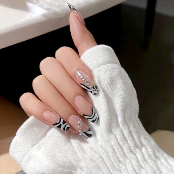 40+ Zebra Nails That Are Super IN Right Now
