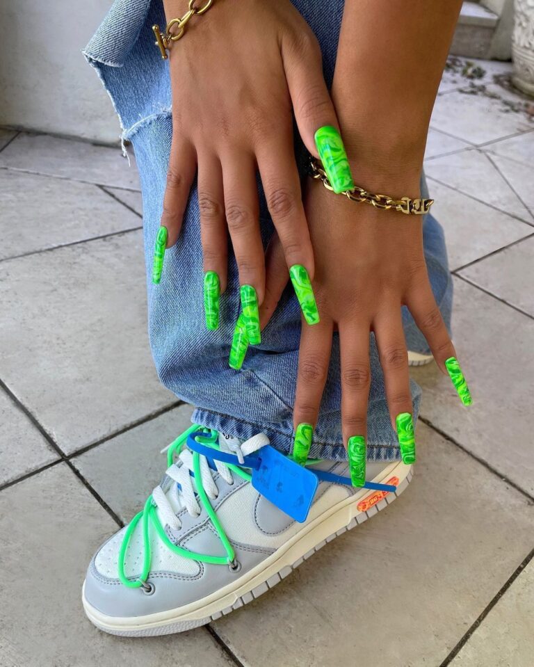 30+ Gorgeous Lime Green Nails To Try Right Now