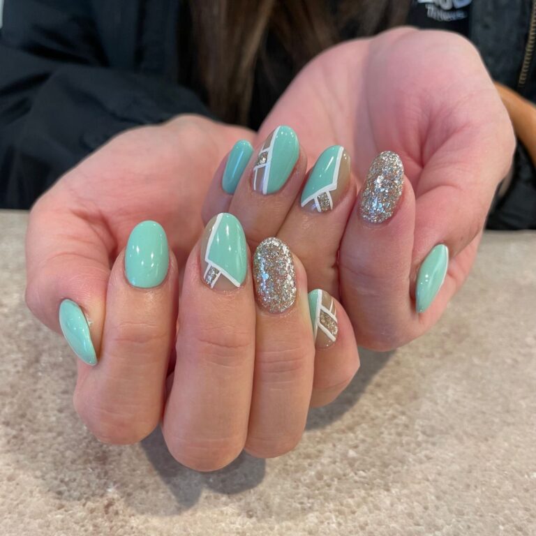 45+ Gorgeous Mint Green Nails To Try This Year For A Fresh Manicure