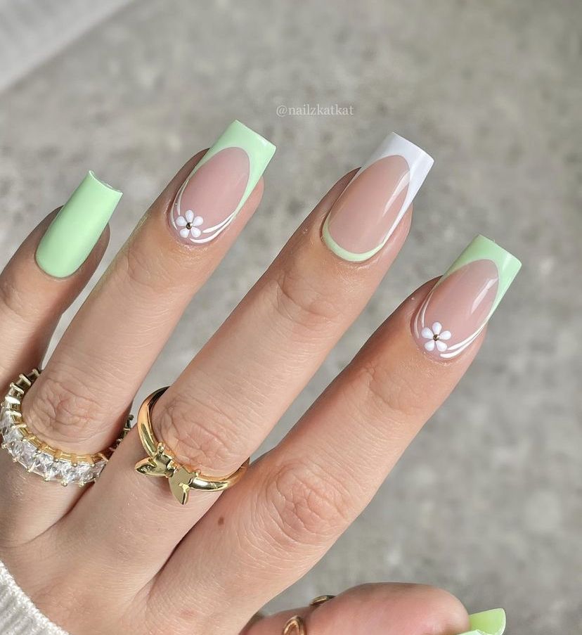 45+ Gorgeous Mint Green Nails To Try This Year For A Fresh Manicure