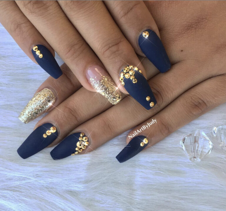 45+ Stunning Navy Blue Nails To Try Right Now | Navy Blue Nail Designs