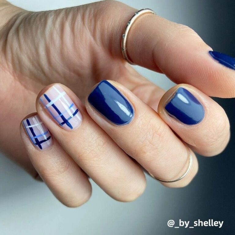 45+ Stunning Navy Blue Nails To Try Right Now | Navy Blue Nail Designs