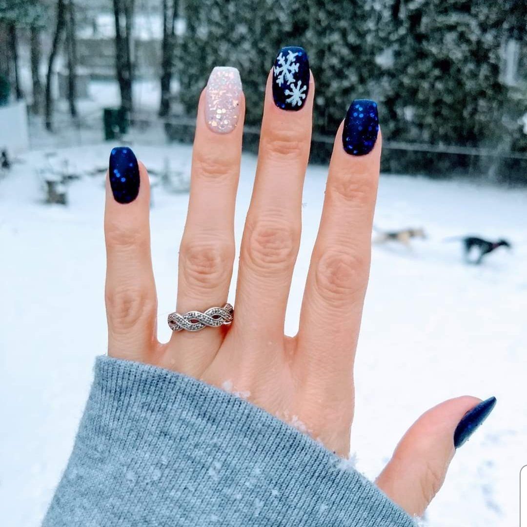 45+ Stunning Navy Blue Nails To Try Right Now | Navy Blue Nail Designs