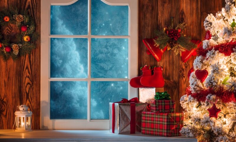 45+ Christmas Window Decorations For Inspiration