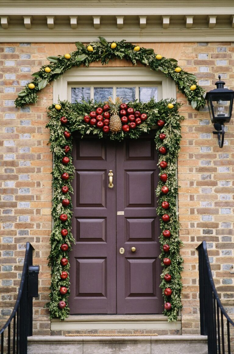 45+ Chic Christmas Door Decorations To Try This Year For A Festive Look