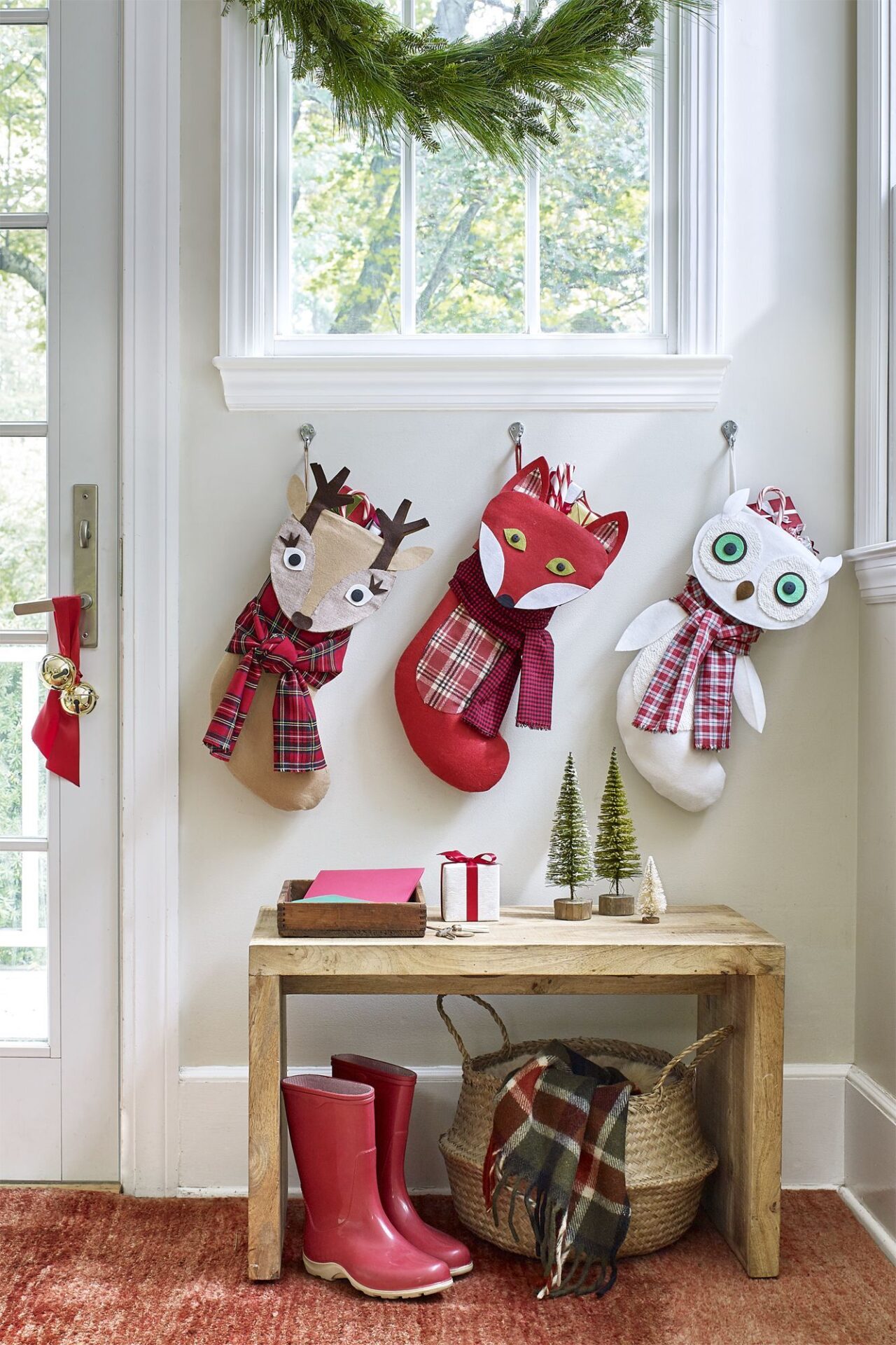 40+ Christmas Crafts To Try At Home This Holiday Season