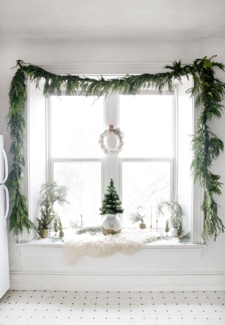 45+ Christmas Window Decorations For Inspiration