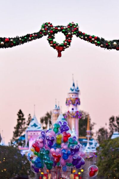 35+ DISNEY Christmas Wallpaper Backgrounds For Your Phone