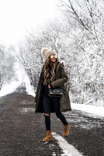 45+ Trending Winter Snow Outfits For A Chic Cold Weather Look
