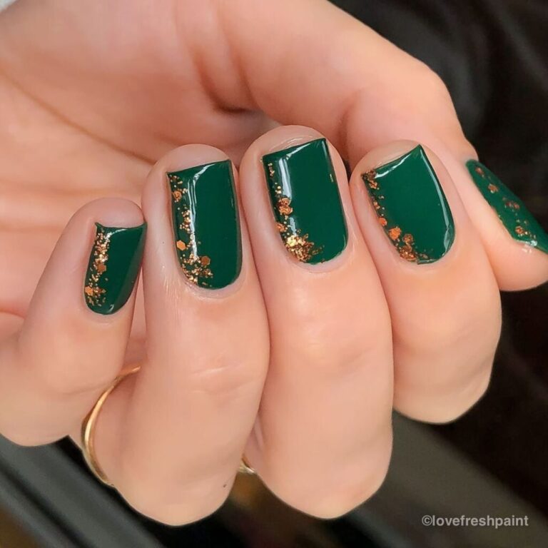 40+ Elegant Emerald Green Nails You'll Want To Copy! | Chasing Daisies