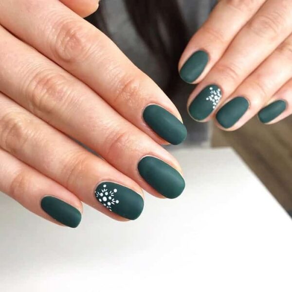 40+ Elegant Emerald Green Nails You'll Want To Copy! | Chasing Daisies