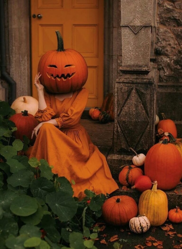70+ Halloween Aesthetic Pictures To Give You That Spooky Feeling