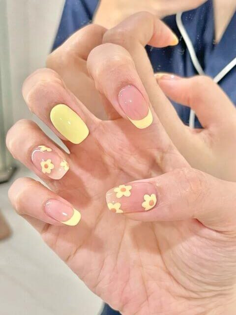 trending-spring-nails-this-year-21